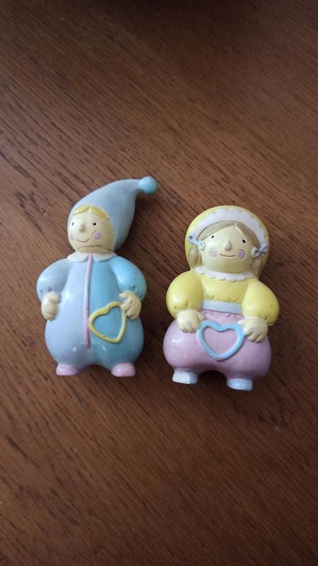 Статуетки фігурки діток одна з нюансом приклеєна голова друга ціла — ціна 99 грн у каталозі