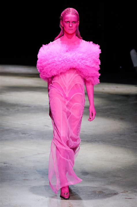 Hot Pink Fall 2022 Fashion Trend The Impression