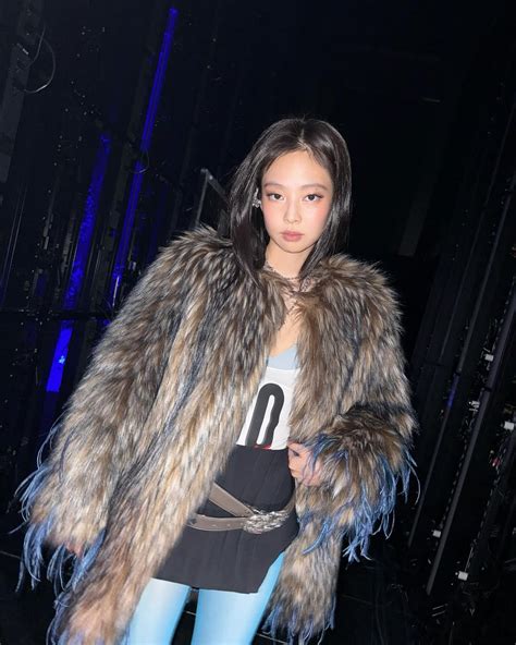 Jennie Biến Hoá Ngoạn Mục Trong The Ruby Experience Elle