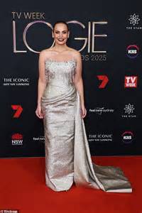 Love Looks Good On Her Jelena Dokic Stuns At Logies As She Shows Off