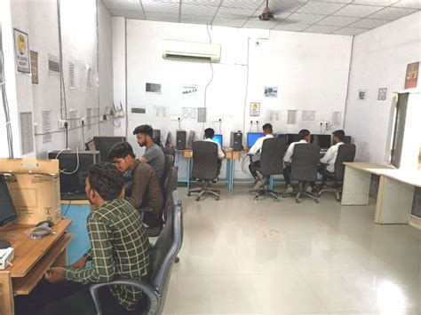 Computer Lab No 1 Best Computer Lab In Kdm Iti