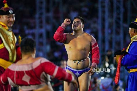 Шинэхэн арслан Э Батмагнай өндөр гэгээний даншиг наадамд зодоглоно Eguur Mn