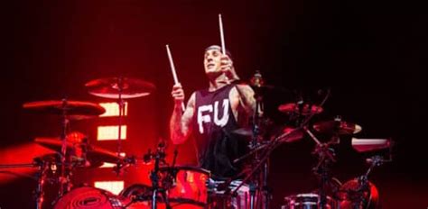 Travis Barker Comprou Lata De Chá Com Dna De Ozzy Osbourne Tmdqa