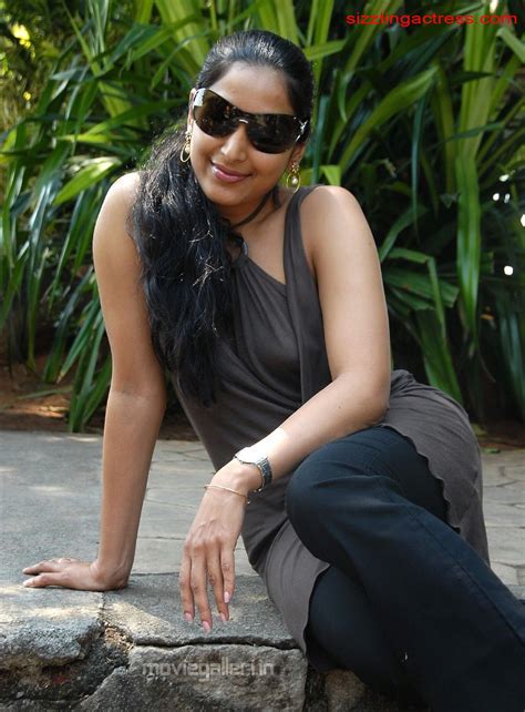 indian actress south indian actress padmapriya janakiraman sexy boobs