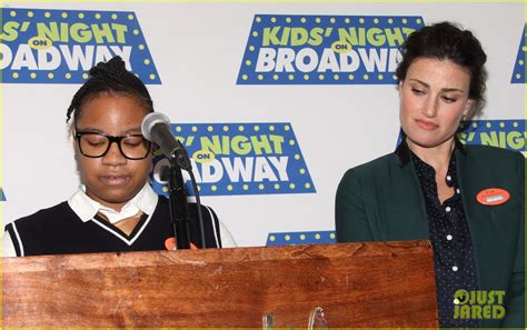 Frozen S Idina Menzel Sings Tomorrow At Broadway Event Photo Idina Menzel Photos