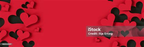 빨간 발렌타인 데이 인사말 카드 디자인은 빨간 종이 하트와 빨간 배경에 공간을 복사합니다 0명에 대한 스톡 사진 및 기타 이미지 0명 14 2월 Istock