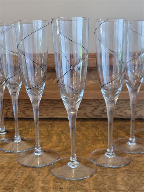 Elegant Hand Blown Crystal Champagne Flutes W Applied Black Line Swirl