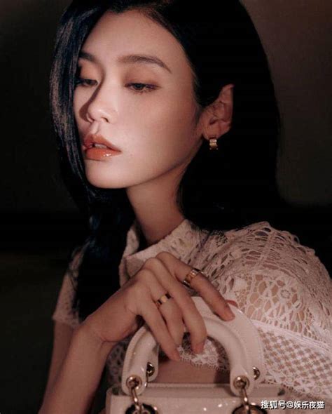 奚梦瑶一袭白色蕾丝裙写真气质温柔优雅摩登时尚 搜狐大视野 搜狐新闻 奚梦瑶一袭白色蕾丝裙写真气质温柔优雅摩登时尚 搜狐大视野 搜狐新闻