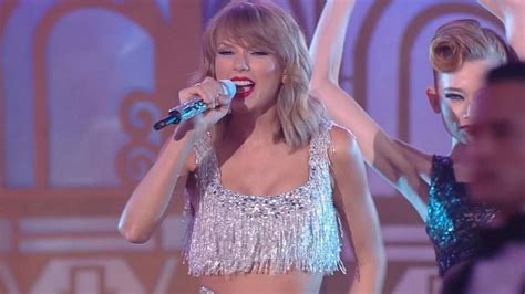 Taylor Swift Performing Vmas 2014 Shake It Off Taylor Swift Taylor