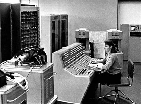 Old Photos Of The First Generation Of Computers ~ Inspiration For Us