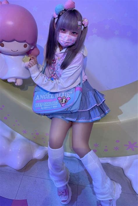 Pin By Bakhtawar On Anime Hirajuku Hairs On Wig Cutie Clothes Kawaii Clothes Japanese Girl