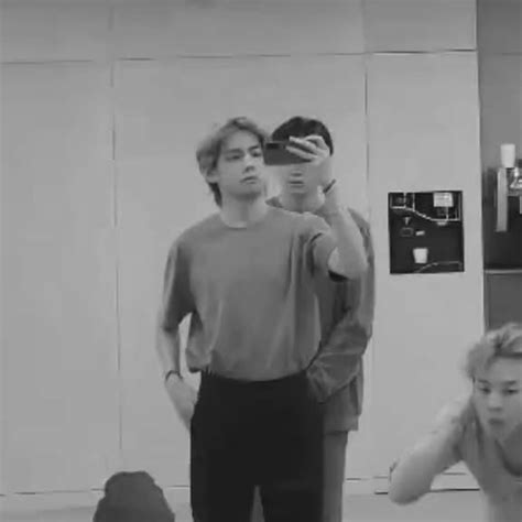 [Видео] «Пин на доске Bandw Мемы знаменитостей Знаменитые парни Певцы