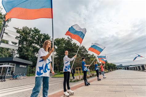 В Новосибирске прошел флэшмоб в честь Дня флага России - Новая Сибирь ...