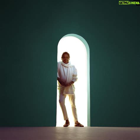 Mohamed Mounir Wiki Biography Age Gallery Spouse And More