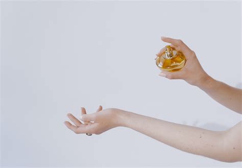 Body Mist Vs Perfume What S The Difference Everfumed Fragrance Notes
