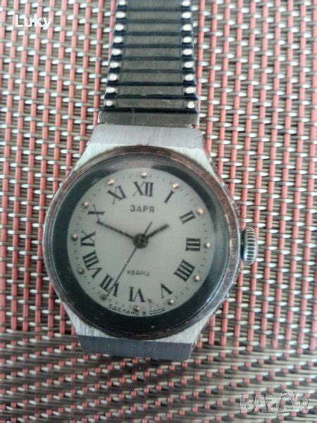Продавам стар дамски часовник Заря СССР Кварц За части майстор в Колекции в гр Хасково