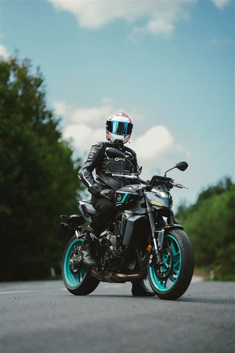 有关不亦樂乎 两轮车 公路旅行 冒險 冷色調 安全装备 巷道 戶外 户外探险 摩托维亚 摩托車 摩托車手 摩托車頭盔 摩托车 摩托车手 摩托车文化 摩托车旅行