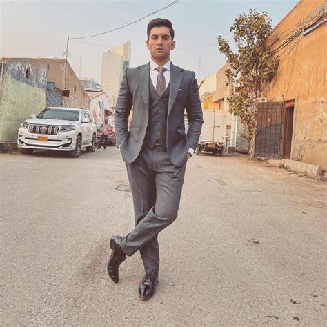 Muneeb Butt Talks About Pressure Of Working With Two Top Actresses Reviewit Pk