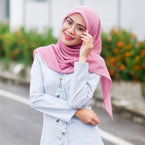 Gadis Bertudug Putih Mayy Skylartarohenson