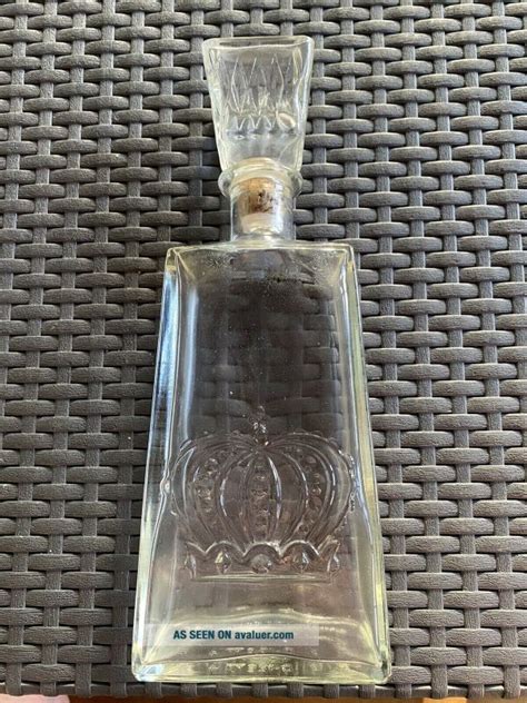 Rare Vintage Crown Royal Whiskey Decanter Glass Liquor Bottle W