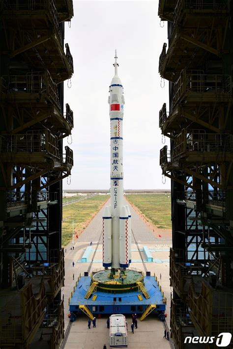우주굴기 中 내일 오전 유인우주선 선저우 12호 발사 머니투데이