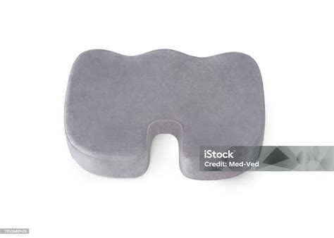 정형 외과 의자 쿠션 메모리 효과가 있는 건강 및 요가 라운드 베개 의료 용 좌석 베개 흰색 배경에 고립 된 의료 베개 치질 치료 패드 메모리폼에 대한 스톡 사진 및 기타