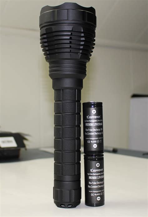 Convoy L6 XHP-70 LED Flashlight Review