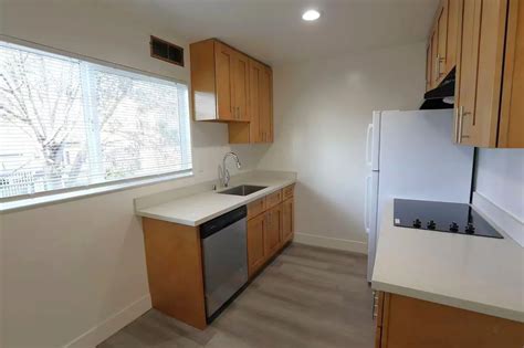 2137 Emerson St Berkeley Ca 94705 ®
