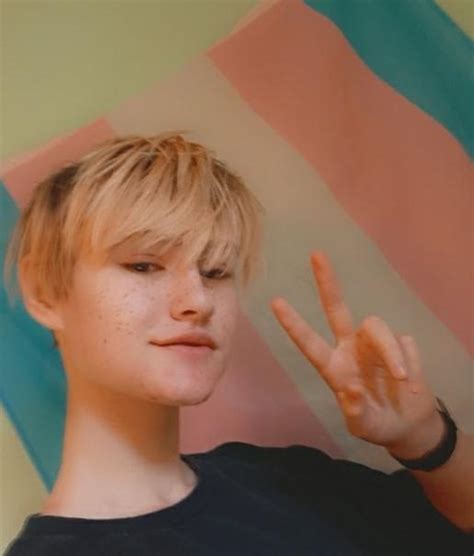 Happy Trans Awareness Week 💖 Scrolller