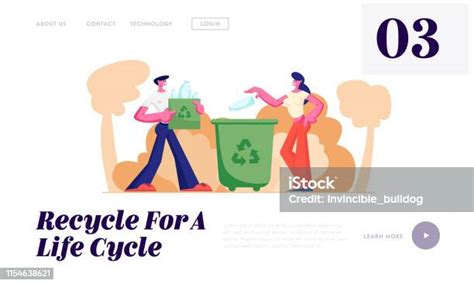 사람들은 휴지통으로 쓰레기를 용기와 가방에 던져 버린다 재활용 오염 생태 보호 플라스틱을 줄일 웹사이트 방문 페이지 웹 페이지 만화 평면 벡터 일러스트 레이 션 배너 가방에