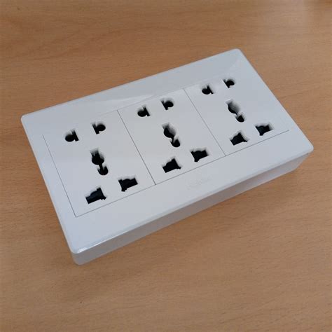 Electric Multi Socket 3 Pin Socket 2 Pin Socket Mk Socket Bd