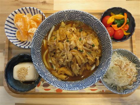 カレーうどんの献立2022年12月16日の昼ごはん 我が家の献立の記録、糖尿病で食事制限、リウマチの記録
