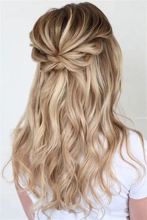 21 Hairstyles For Frizzy Hair Embrace Your Natural Texture Bangz