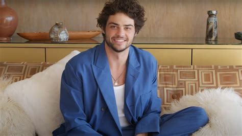 Chi è Noah Centineo Età Altezza Fidanzata Instagram E Film