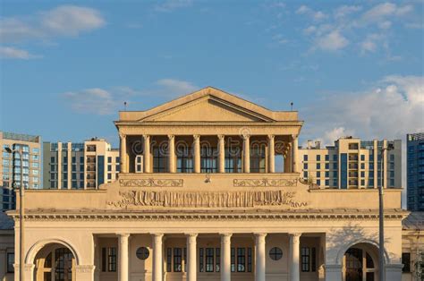 Contrast Of Old And New Architecture Showcasing A Classical Building Contrast Of Old And New Architecture Showcasing A Classical Building