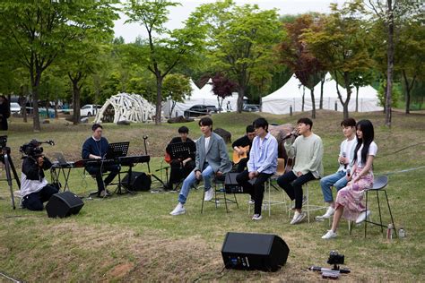 Goldfish On Twitter Rt Gfsbackup Pic 230524 Hookmeup Magazine