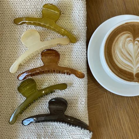 아보카도 황갈색 머리핀 심플 라인 관통 큰 머리 잡기 상어 클립 기질 여성 머리핀 헤어 액세서리 헤어 클로 위시버킷