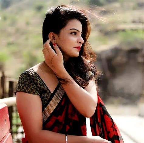 100 সুন্দরী মেয়েদের পিকচার মেয়েদের প্রোফাইল পিক Tichak