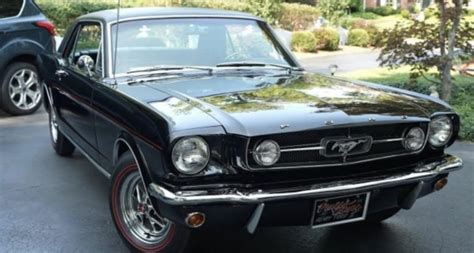 У США знайшли найперший Ford Mustang 1963 року за 1 млн Твоя МАШИНА