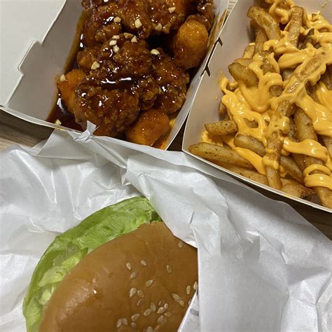 후라이의 식사 계정 On Twitter 🍔 맘스터치 싸이버거 치즈감자 닭강정 맘스터치 정식 버거보다 사이드가
