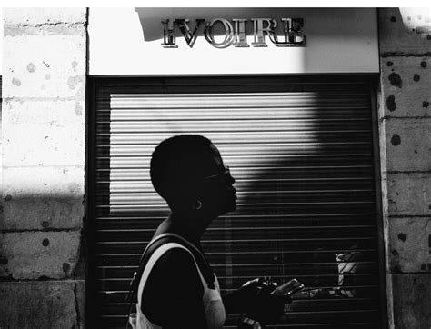 Dole Daniel De Gouveia Expose Et En Musique à Latelier Galerie De Marie Anne Pouhin