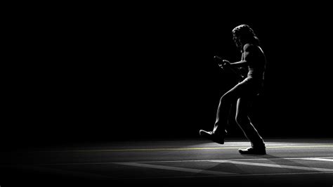 셔츠없는 록 스타 기타리스트는 아스팔트 도로 검은 배경 3d 렌더링에 자신의 전기 기타를 연주 공연자에 대한 스톡 사진 및 기타 이미지 Istock