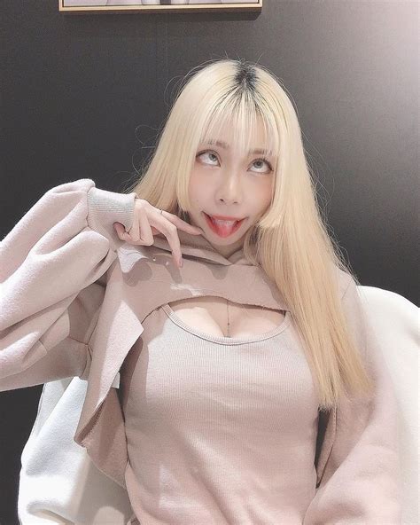 阿斯今晚推廣阿黑顏 你各位啊老司機專車已開啟 各國阿黑顏正妹看不完還等什麼等 infoHIM BEEMEN 潮人生活週間