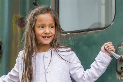 Menina Tailandesa Consideravelmente Pequena Imagem De Stock Imagem De Completamente Tailand S