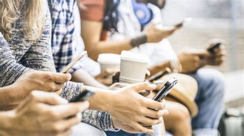 What Is ‘phubbing And Why Is It Damaging To Relationships Thred Website
