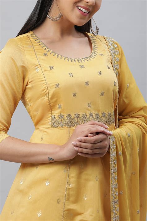 Buy Haldi Outfits For Woman For Online Shopforaureliain