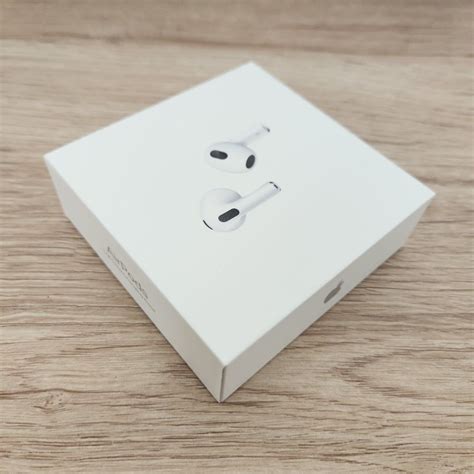 BRAND NEW Airpods 3rd Gen with lightning charging case [sealed ...