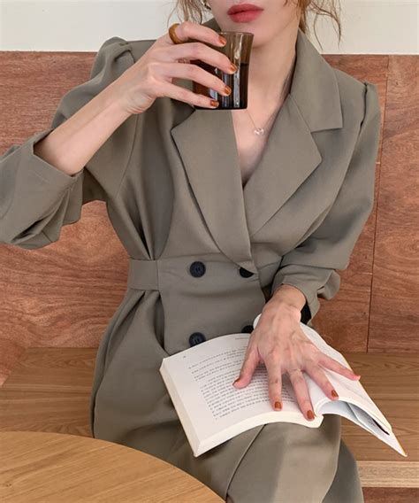 자켓 원피스 테일러 카라 퍼프 긴팔 벌룬 긴소매 더블버튼 하이웨스트 허리벨트 솔리드 무지 H라인 롱원피스 가을 간절기 단아한 깔끔한 사무실 오피스 출근룩 예식장 하객룩