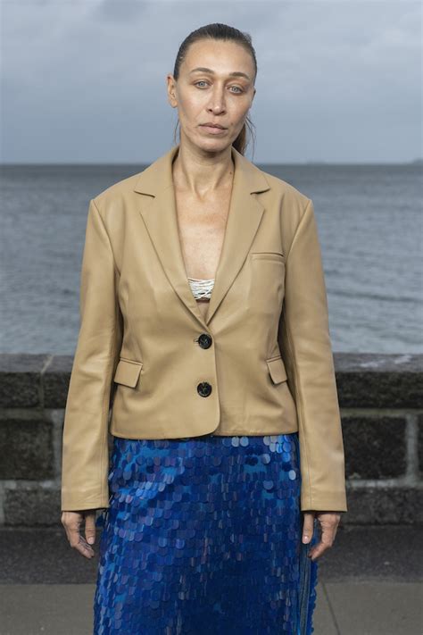 Nowa Siostra Hadid Na Wybiegu Udowadnia E Moda Nie Zna Wieku Lamode Info