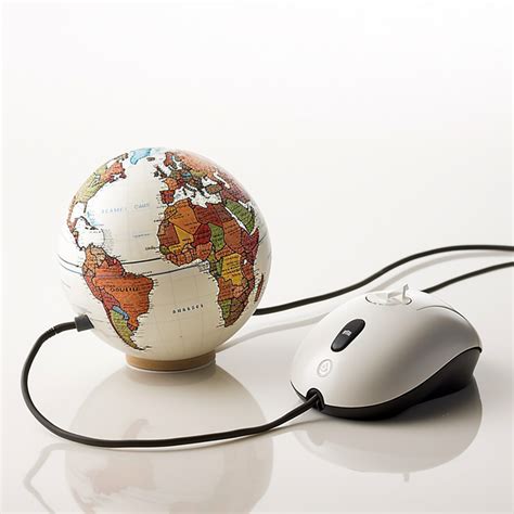 Desktop Globe With Mouse Background Usb Lucky Mouse Background Image